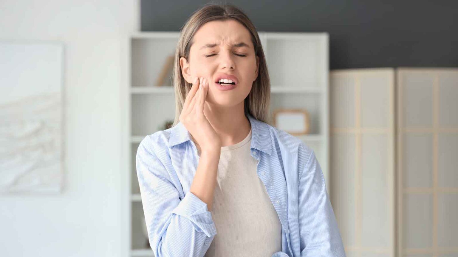 Root Canal Recovery Timeline: How Long & When to Call Your Dentist